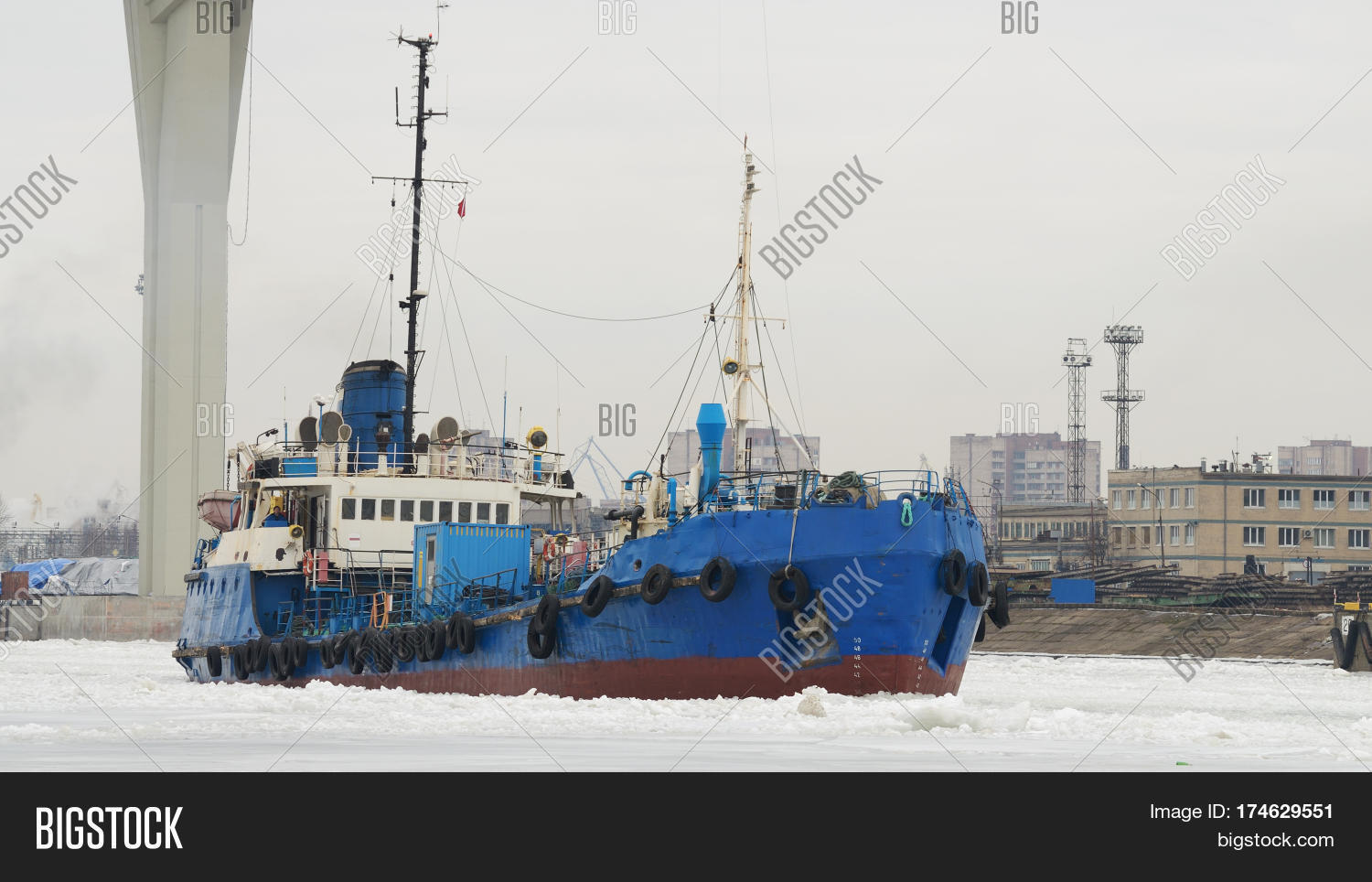Loaded Vessel Leaves Image & Photo (Free Trial) | Bigstock