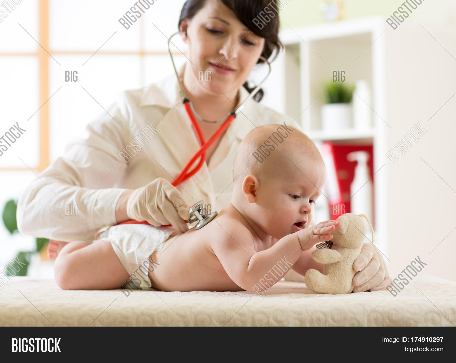 Pediatrician Examining Image & Photo (Free Trial) | Bigstock