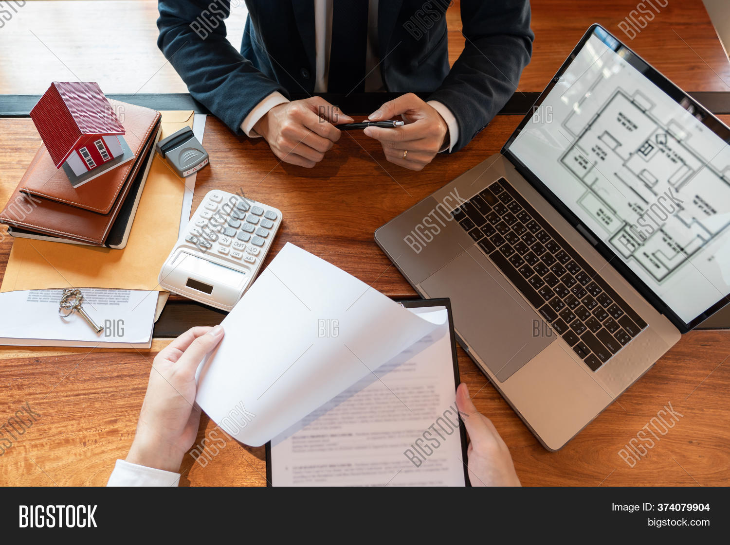 Real Estate Broker Image & Photo (Free Trial) | Bigstock