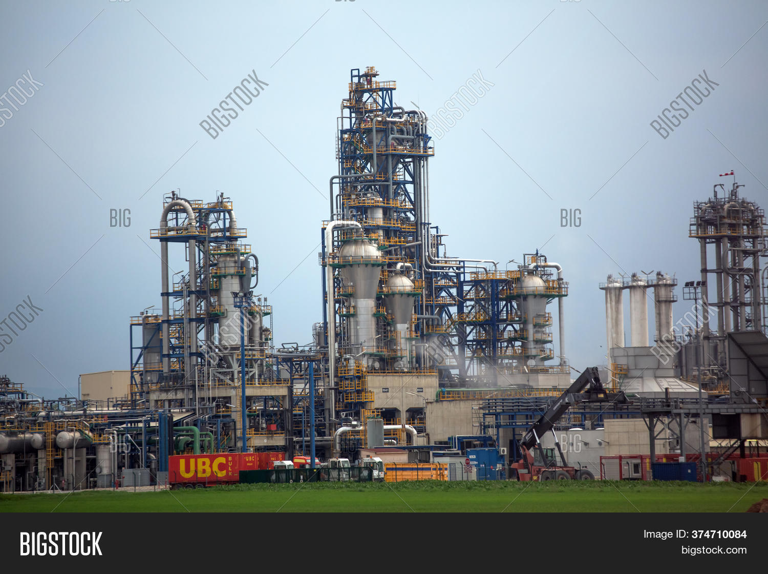 Chemical Refinery Image & Photo (Free Trial) | Bigstock