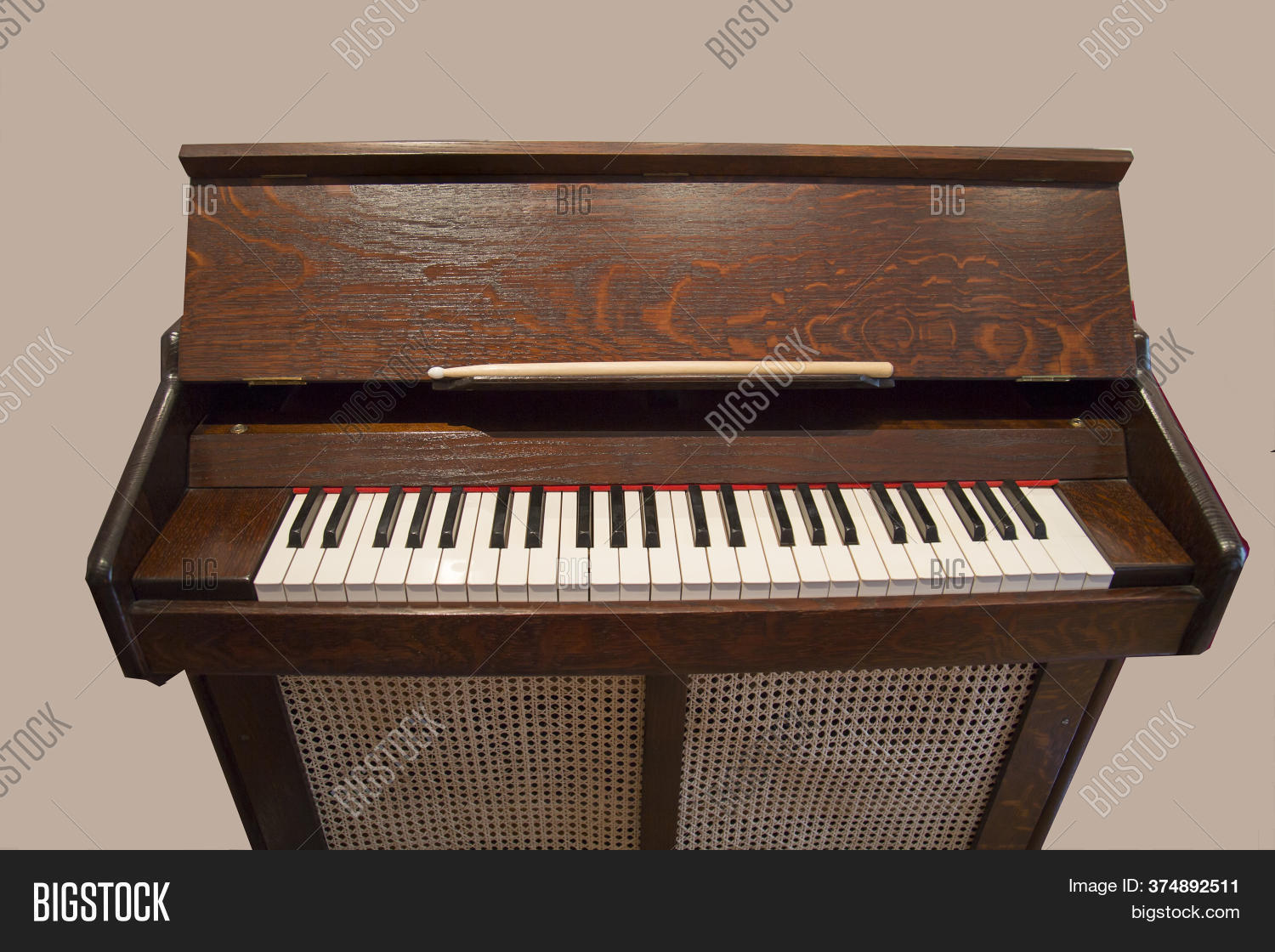 Musical Keyboard Image & Photo (Free Trial) | Bigstock