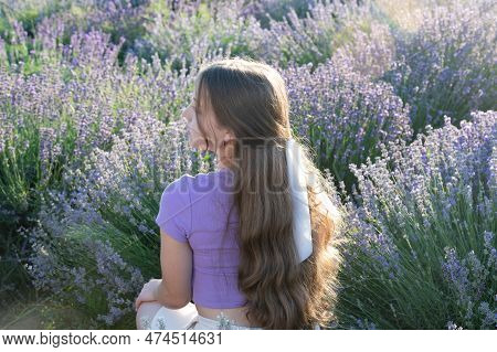 Back View Teen Girl Image & Photo (Free Trial) | Bigstock