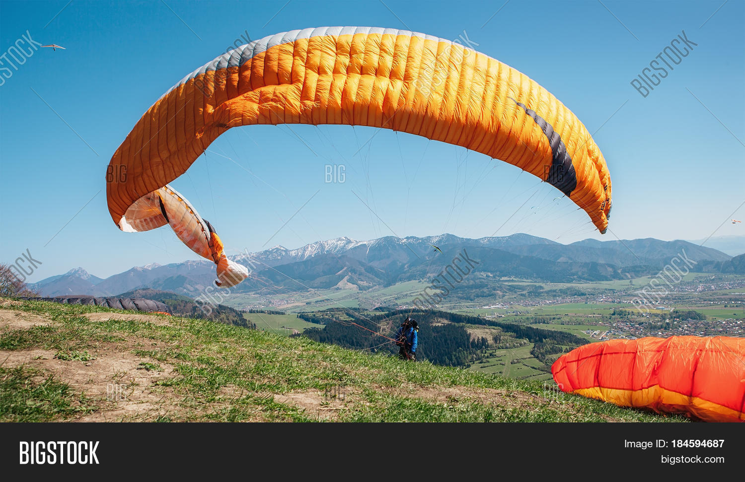 Paraglider Catch Wind Image & Photo (Free Trial) | Bigstock