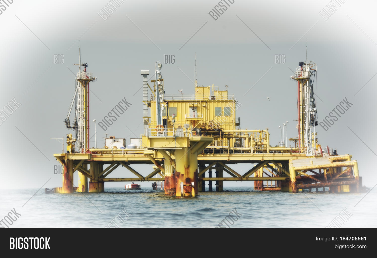 Offshore Oil Rig Gulf Image & Photo (Free Trial) | Bigstock