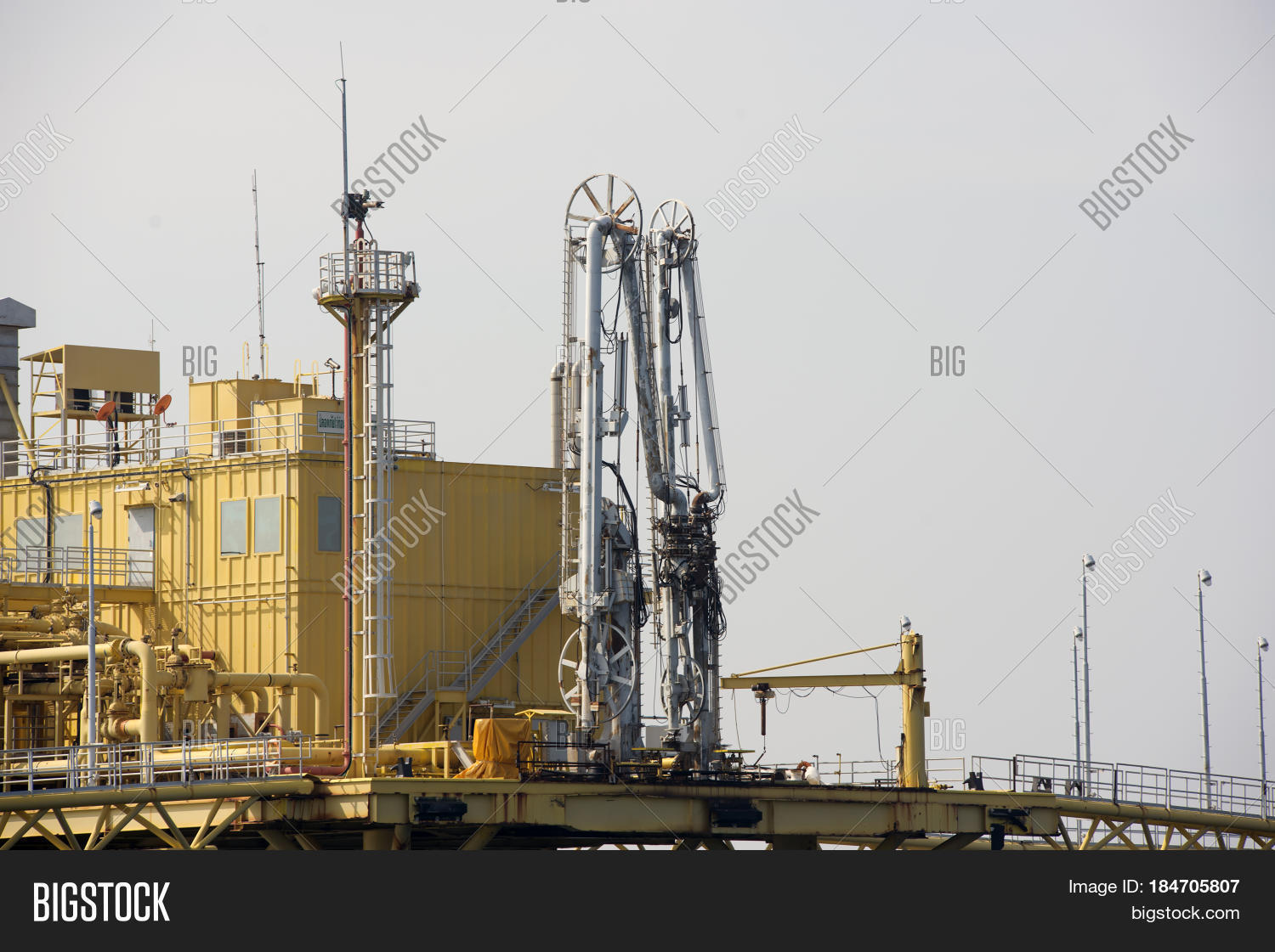 Offshore Oil Rig Gulf Image & Photo (Free Trial) | Bigstock