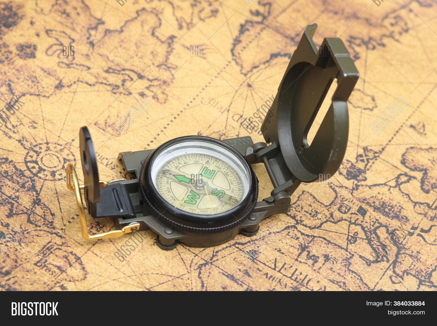 Classic Round Compass Image & Photo (Free Trial) | Bigstock