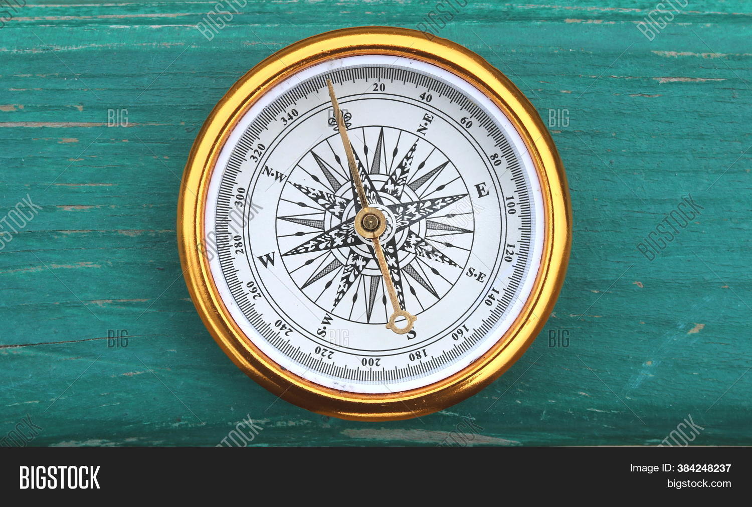 Classic Round Compass Image & Photo (Free Trial) | Bigstock