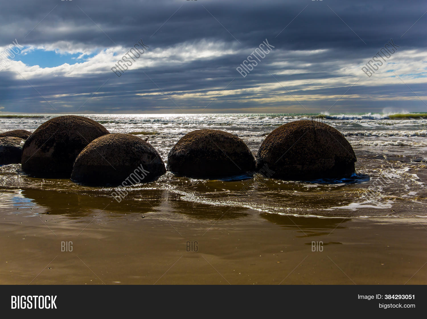 Moeraki's Huge Round Image & Photo (Free Trial) | Bigstock