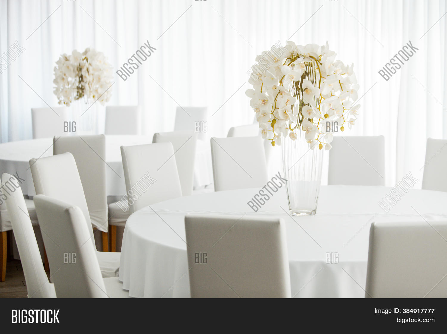 Empty Restaurant Image & Photo (Free Trial) | Bigstock
