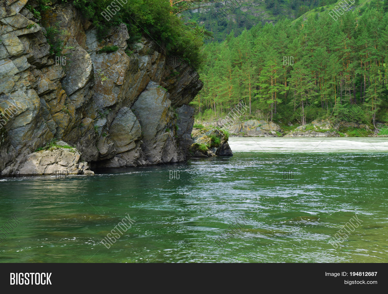 Imagen y foto Confluence Streams (prueba gratis) | Bigstock