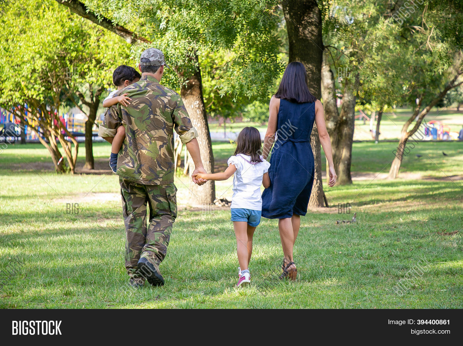 Back View Happy Family Image & Photo (Free Trial) | Bigstock