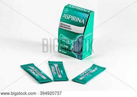 Single Dose Aspirin Image & Photo (Free Trial) | Bigstock