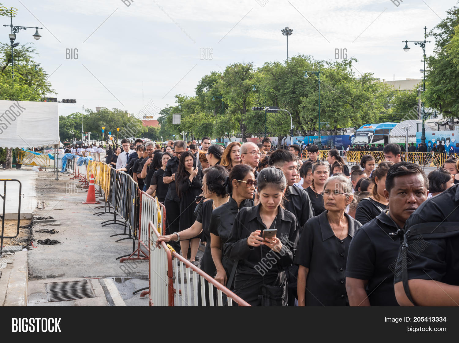 People Pay Respect Image & Photo (Free Trial) | Bigstock