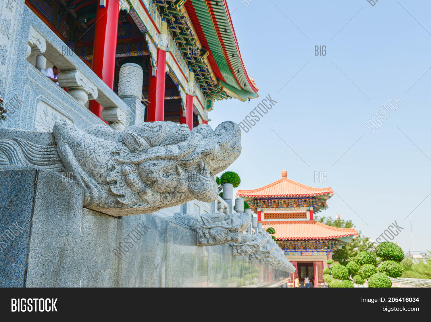 Dragon Head Statue Image & Photo (Free Trial) | Bigstock