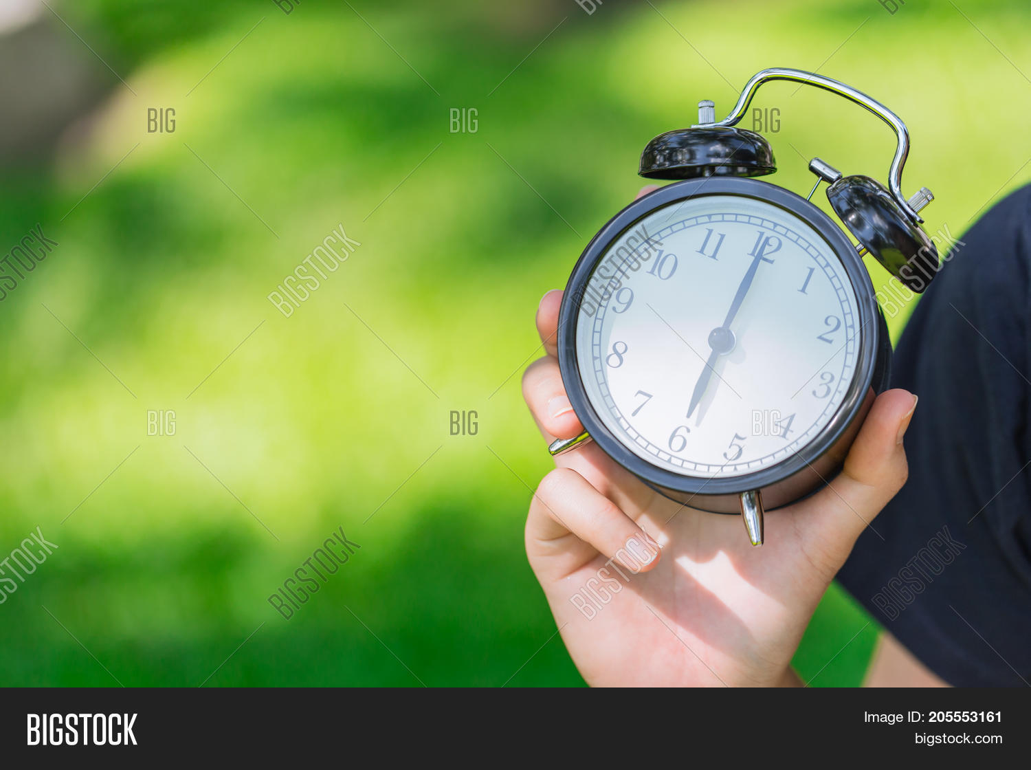 Clock On Hand Show Image & Photo (Free Trial) | Bigstock