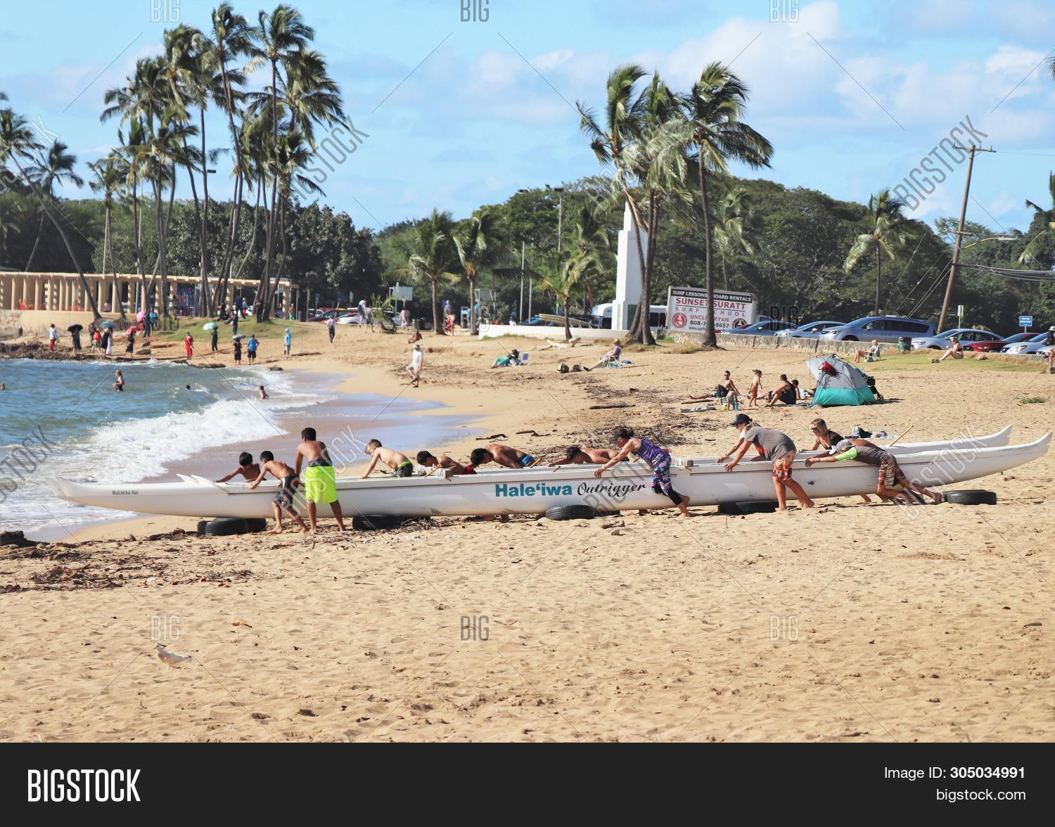 Oahu Hawaii 430 Image And Photo Free Trial Bigstock