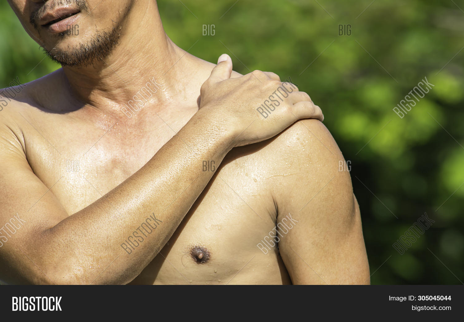 Hand Grips Shoulder Image & Photo (Free Trial) | Bigstock