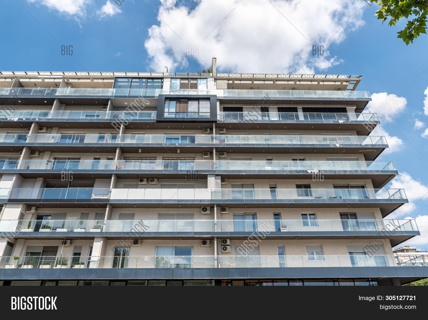 New Modern Residential Image & Photo (Free Trial) | Bigstock