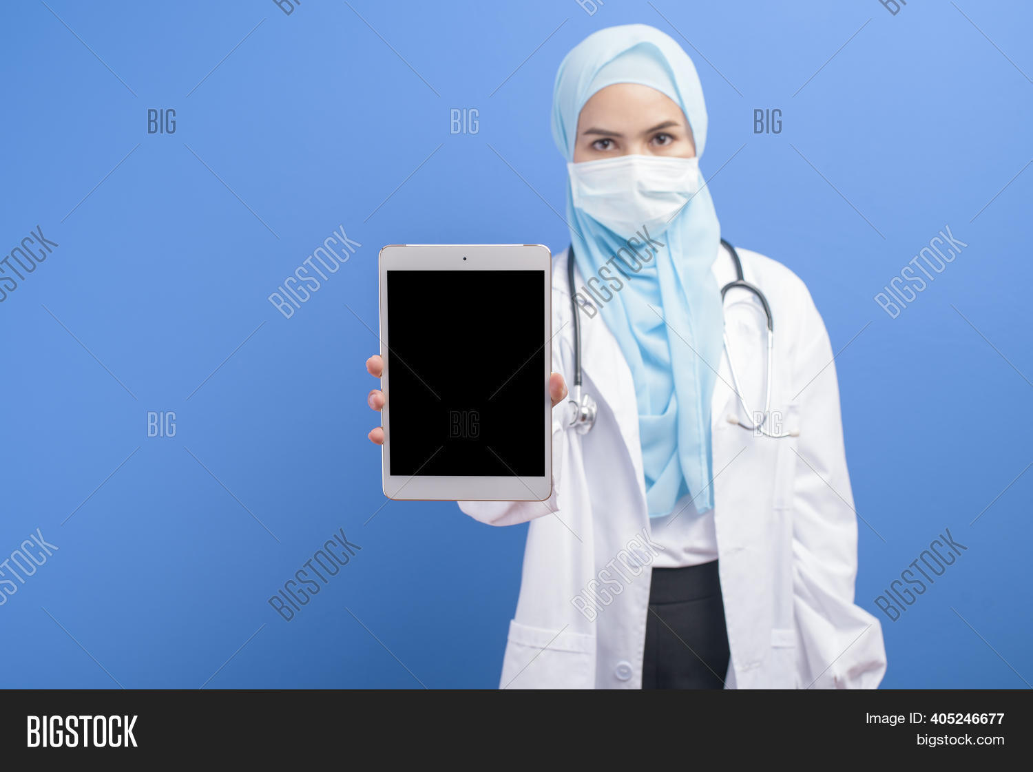 Female Muslim Doctor Image & Photo (Free Trial) | Bigstock