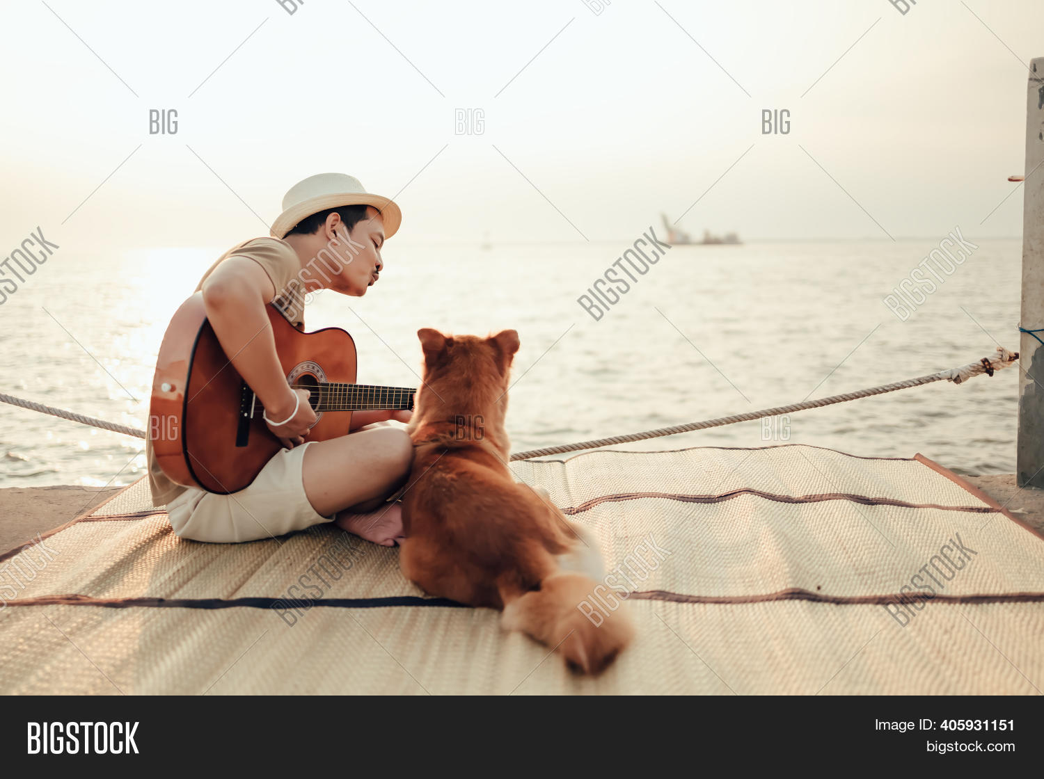 Man Wear Straw Hat Image & Photo (Free Trial) | Bigstock