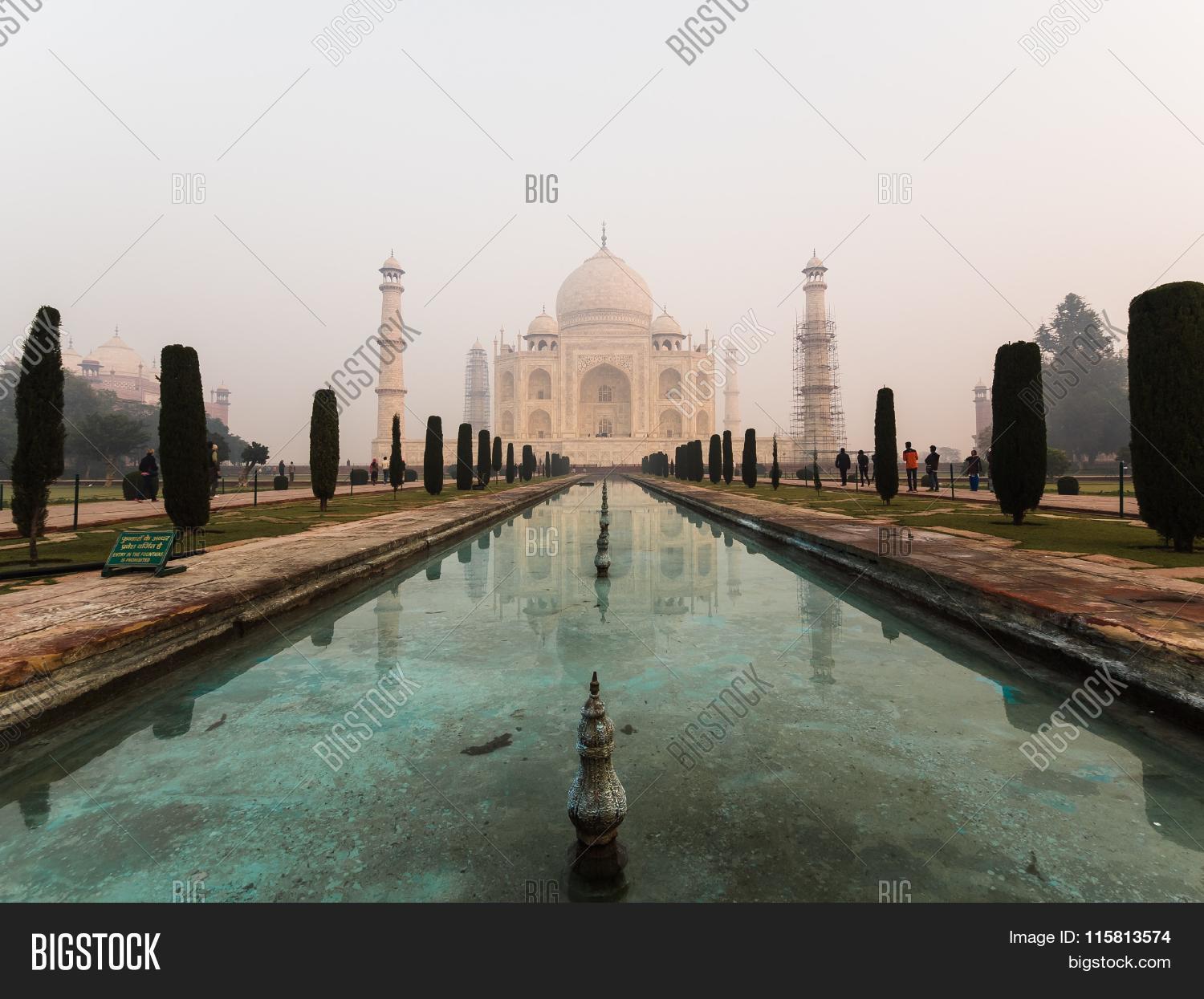 Visiting Taj Mahal Image & Photo (Free Trial) | Bigstock