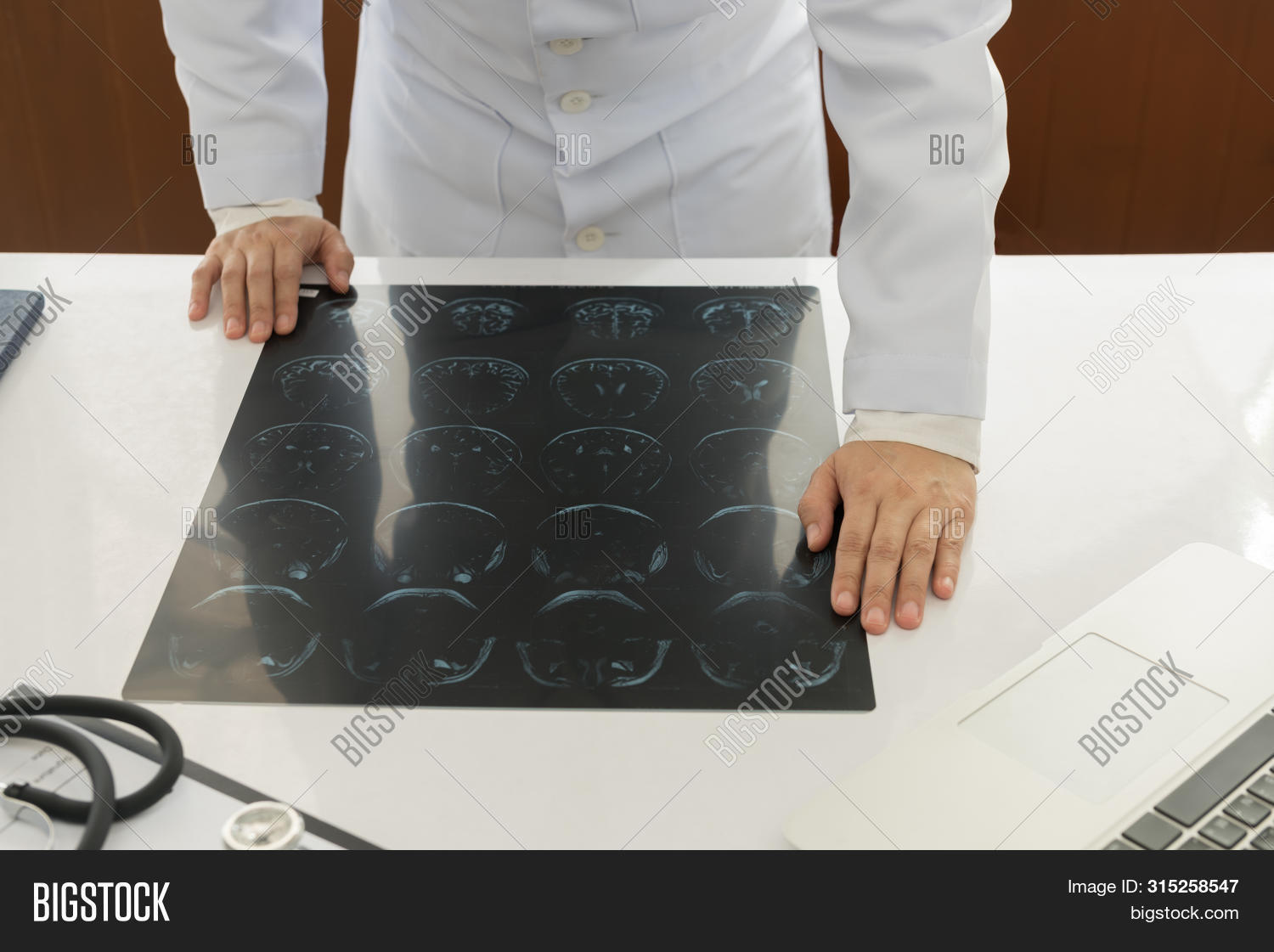 Doctor Check X-ray Image & Photo (Free Trial) | Bigstock