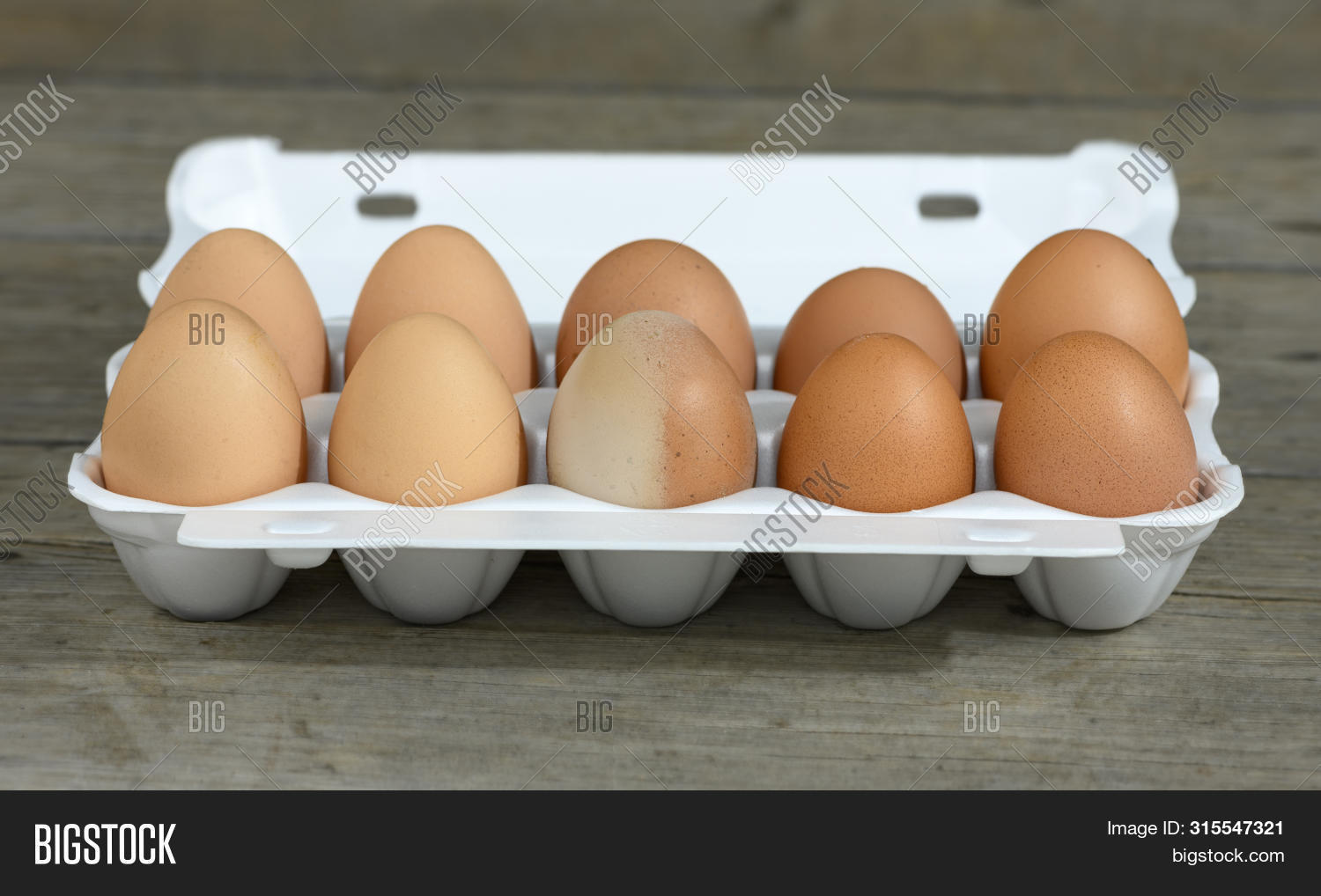 Ten Chicken Eggs White Image & Photo (Free Trial) | Bigstock
