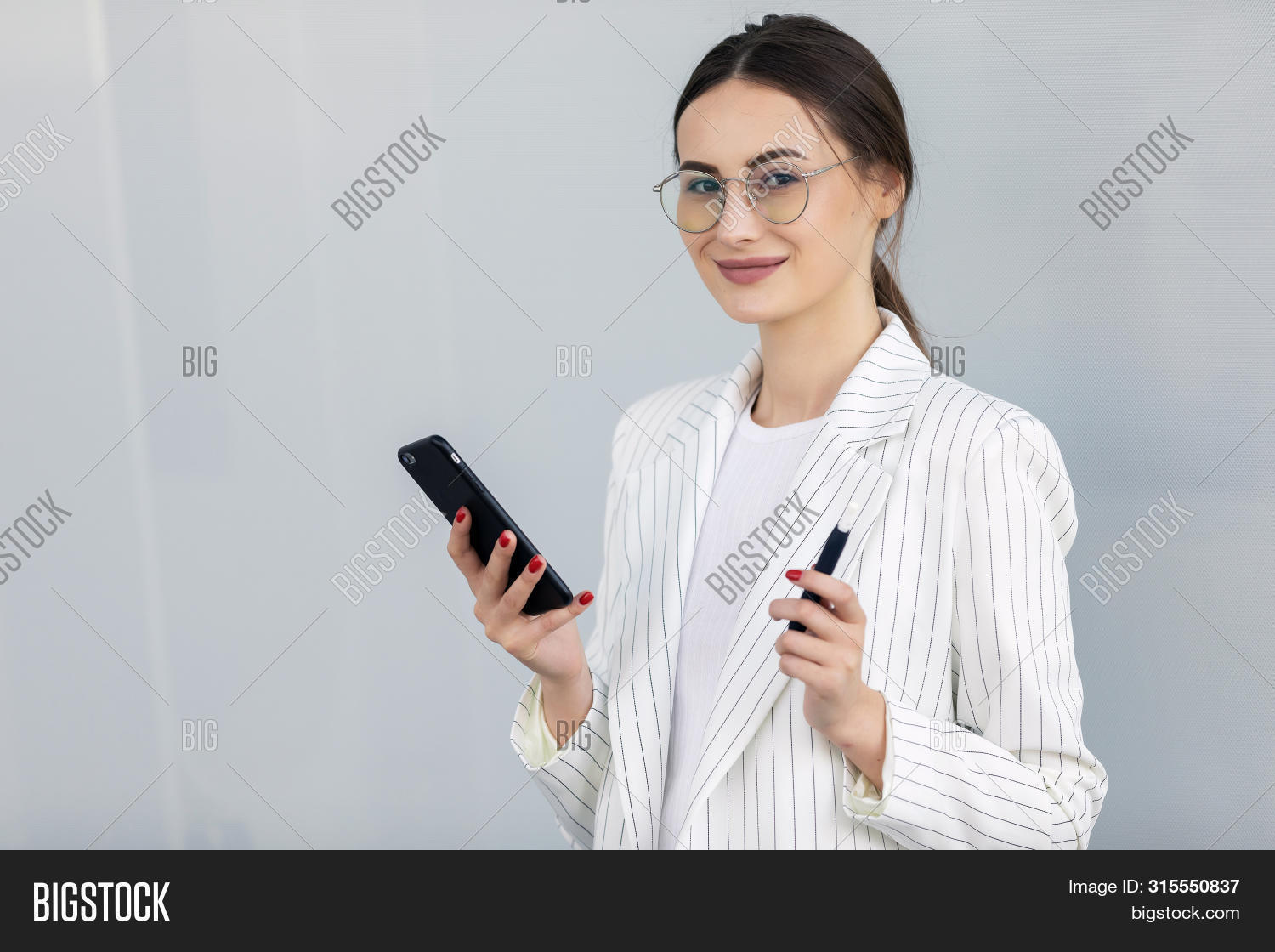 Business Woman Using Image & Photo (Free Trial) | Bigstock