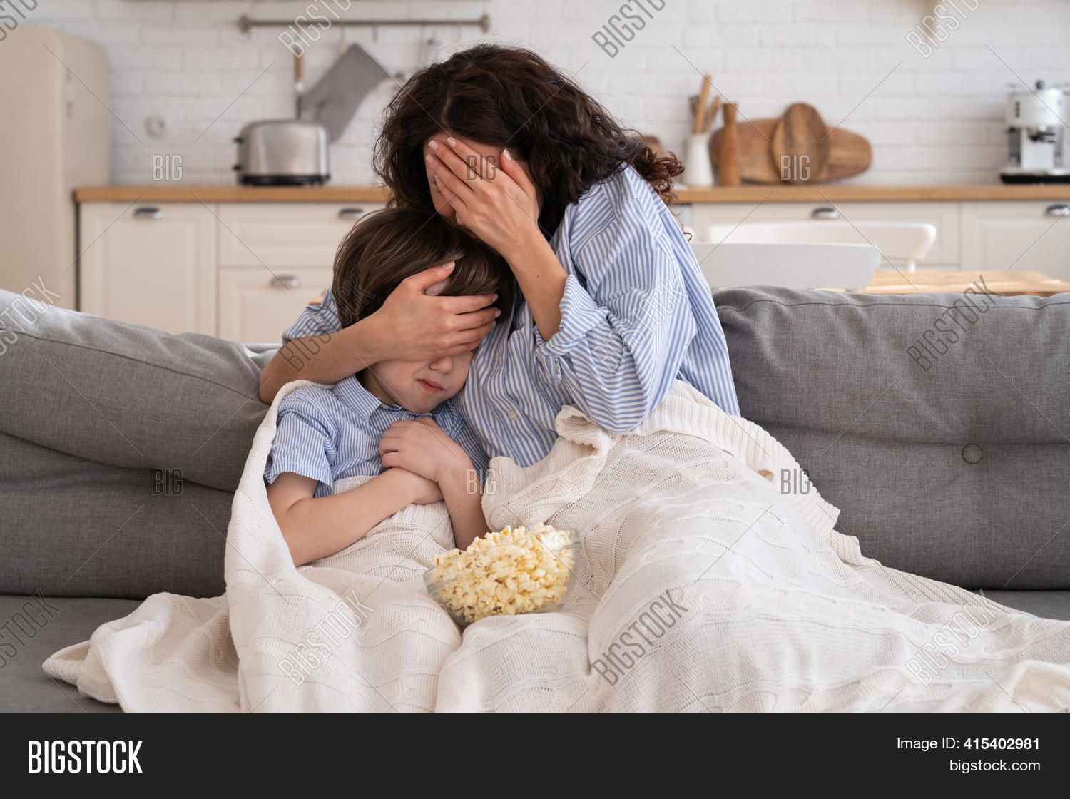 Frightened Mom Little Image & Photo (Free Trial) | Bigstock