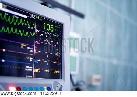 Heart Monitor Screen Image & Photo (Free Trial) | Bigstock