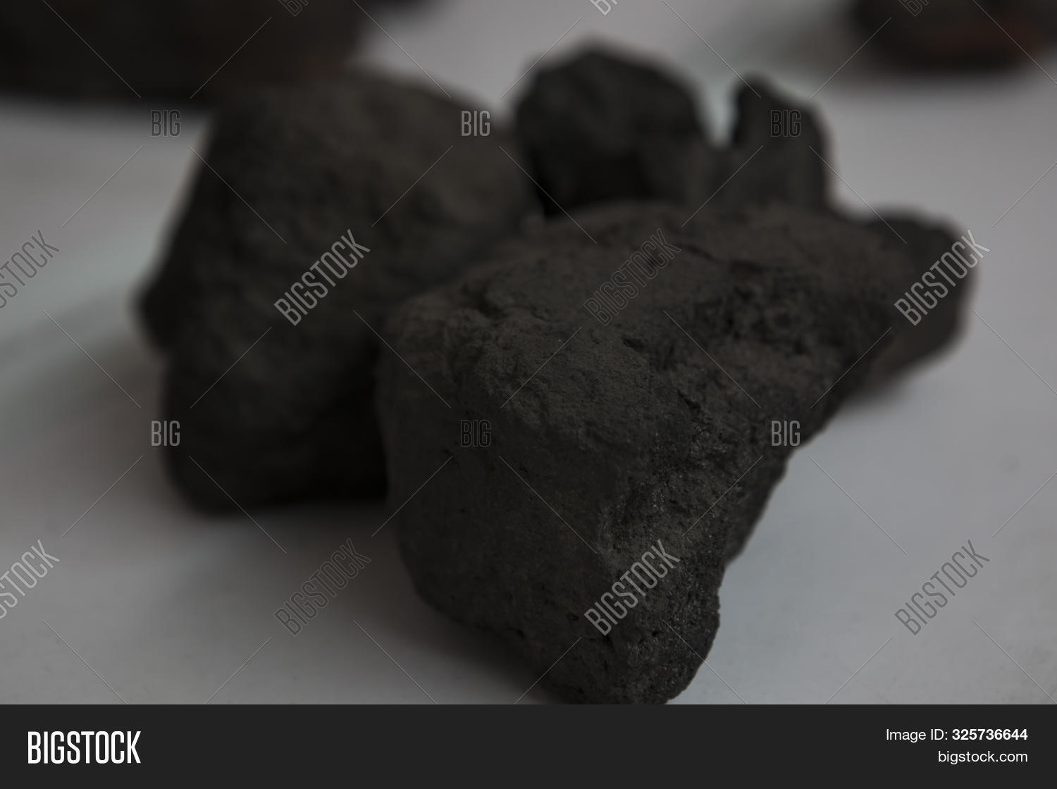 Imagen y foto Coke Made Coal (prueba gratis) | Bigstock