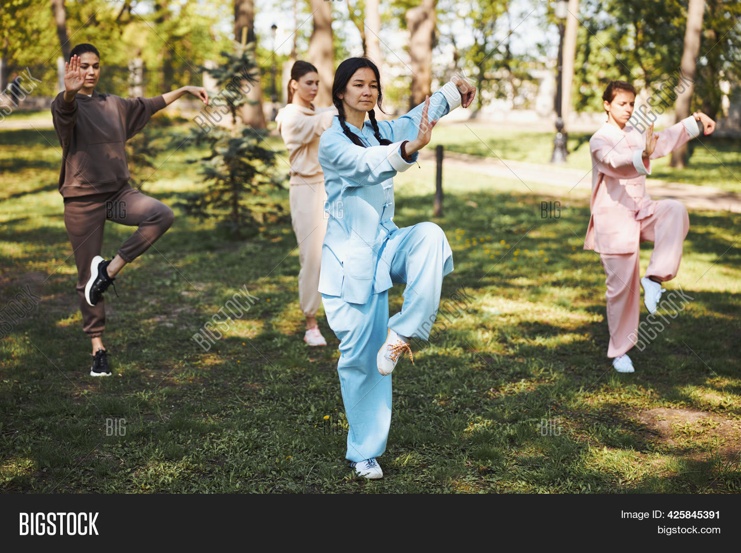 Kung Fu Female Class Image & Photo (Free Trial) | Bigstock