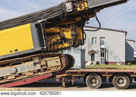 Loading Drilling Rig Image & Photo (Free Trial) | Bigstock