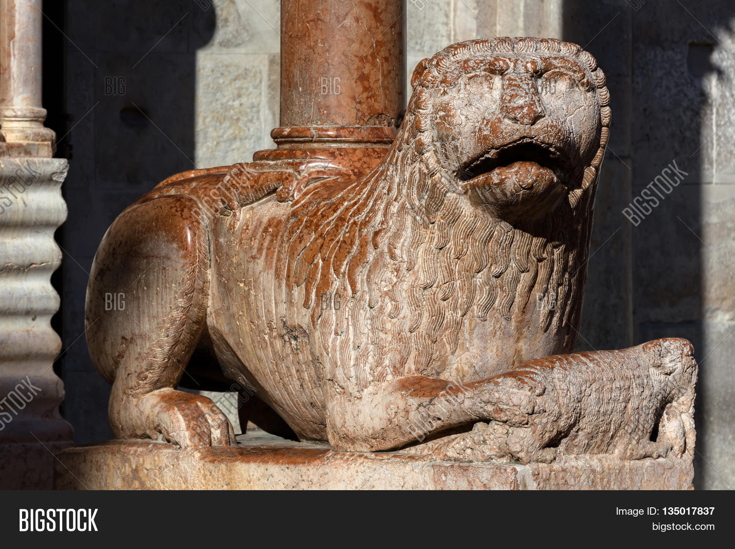 Medieval Statue Lion Image & Photo (Free Trial) | Bigstock