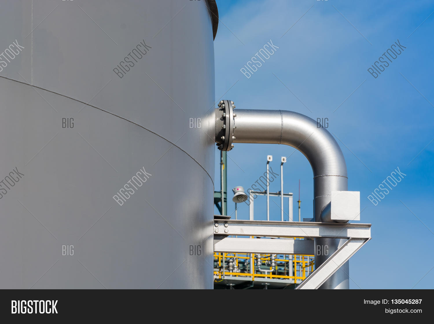 Pipe Rack Pipe Image & Photo (Free Trial) | Bigstock