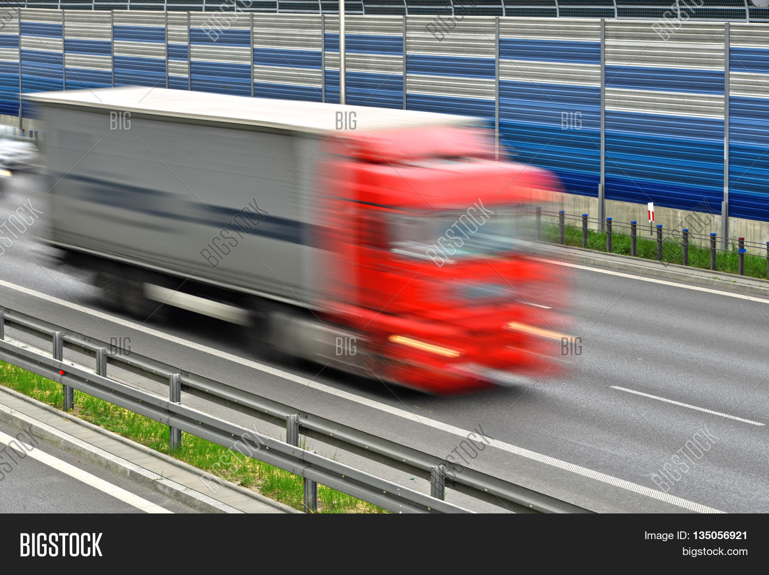 Large Goods Vehicle Image & Photo (Free Trial) | Bigstock