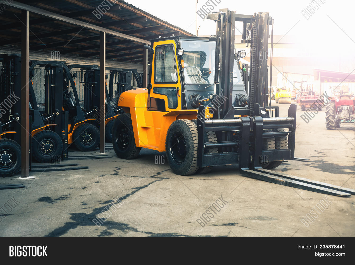 Reliable Heavy Loader Image & Photo (Free Trial) | Bigstock