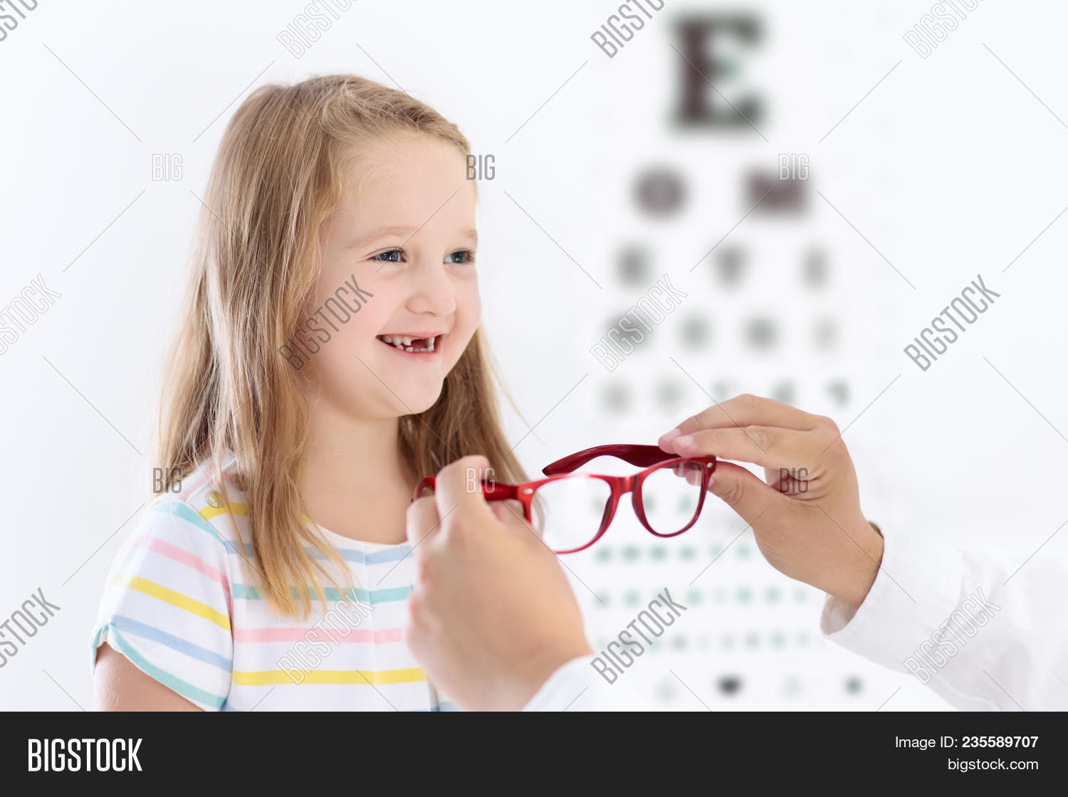 Child Eye Sight Test. Image & Photo (Free Trial) | Bigstock