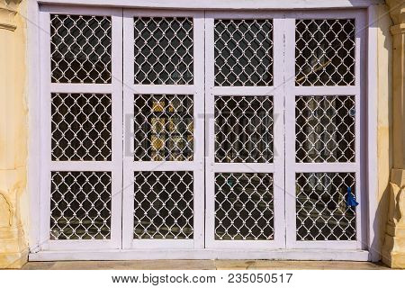 Traditional Window Image & Photo (Free Trial) | Bigstock