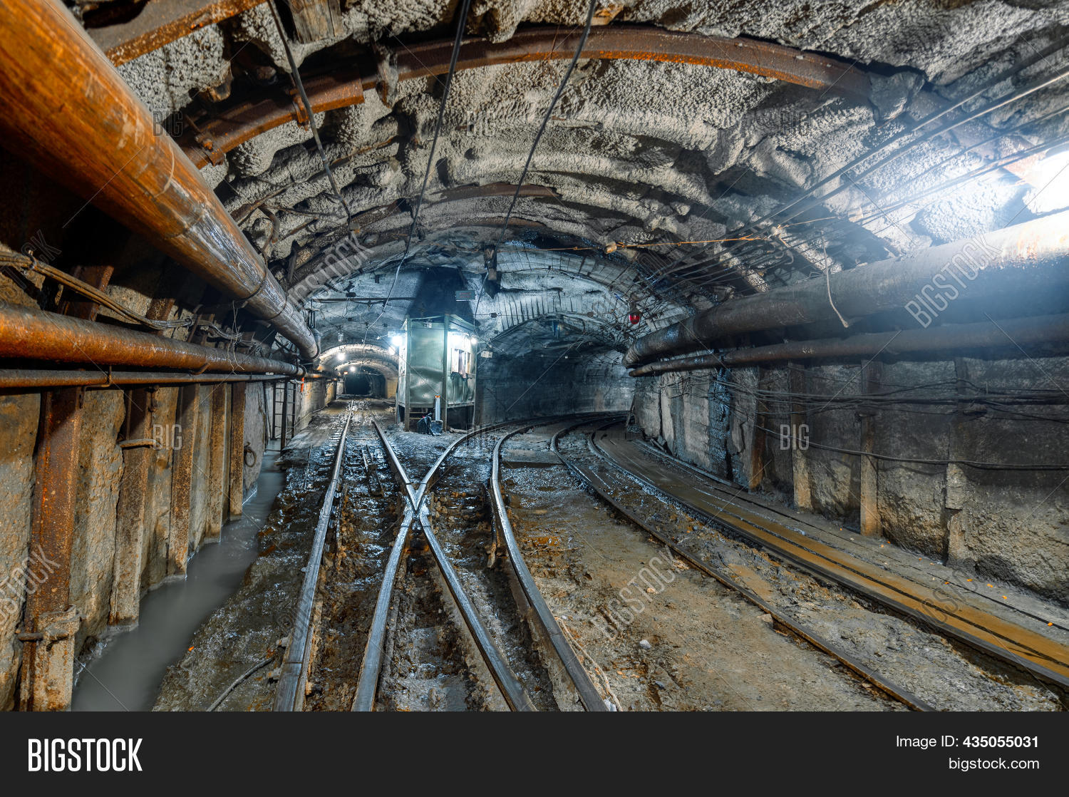 Underground 图片和照片（免费试用） | Bigstock