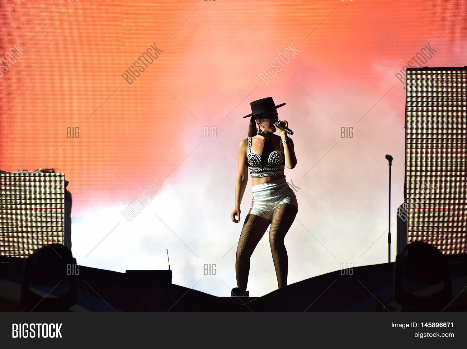 Woman Singer Cleo Image & Photo (Free Trial) | Bigstock