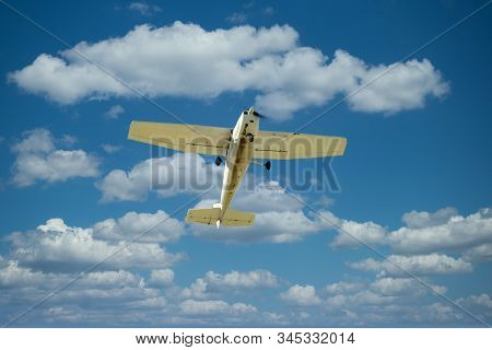 Small Prop Plane Image & Photo (Free Trial) | Bigstock