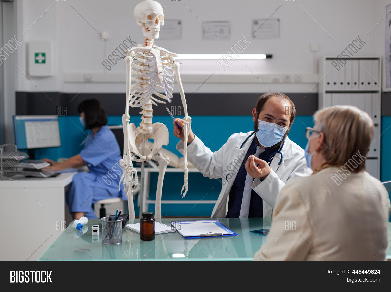 Medic Explaining Human Image & Photo (Free Trial) | Bigstock