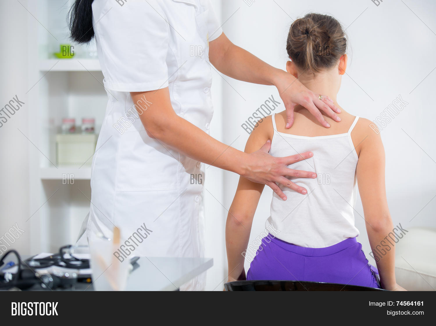 Chiropractor Doing Image & Photo (Free Trial) | Bigstock