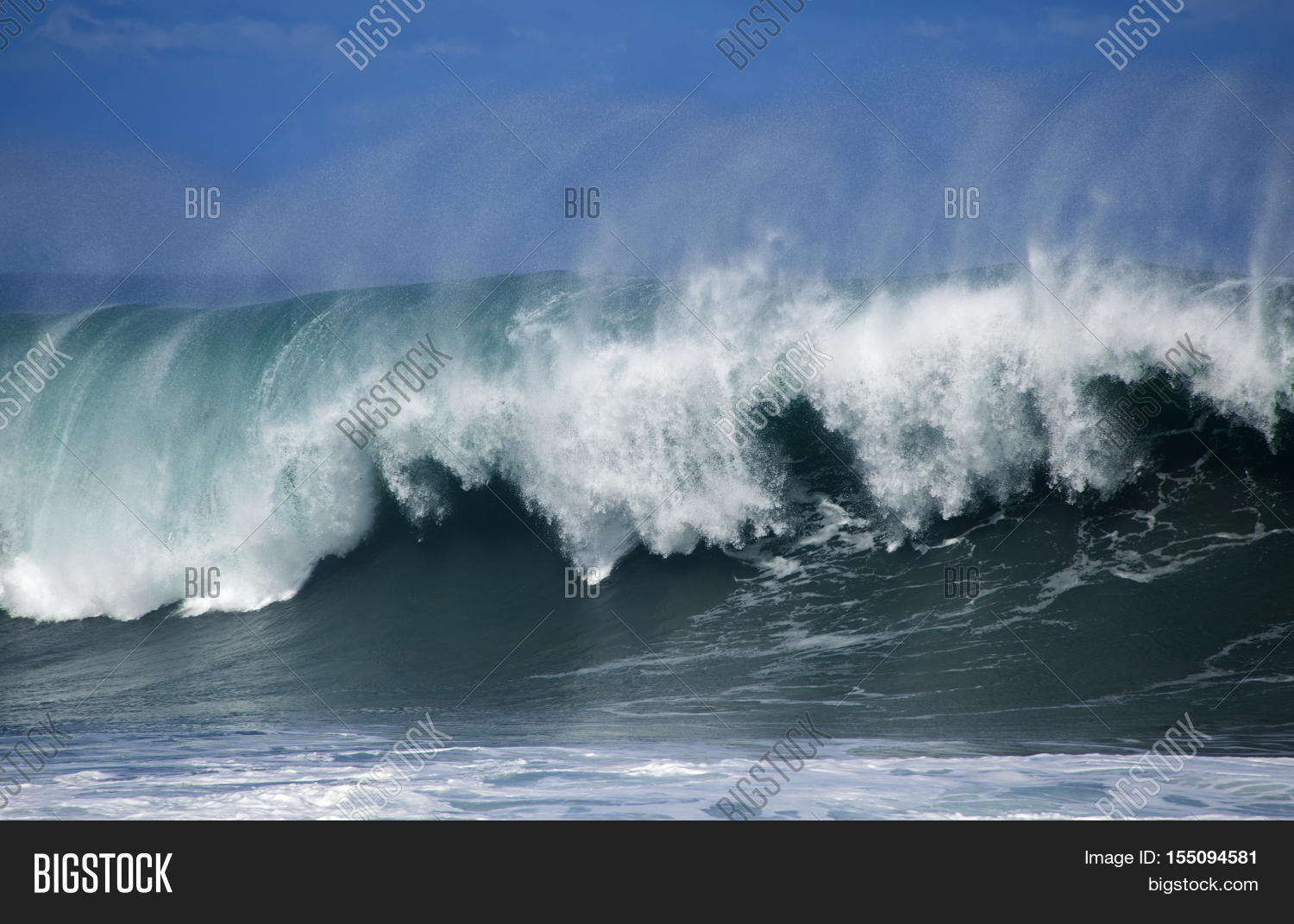 Ocean Wave Breaking Image & Photo (Free Trial) | Bigstock