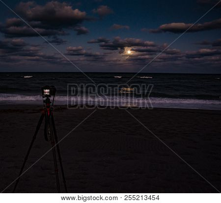 Full Moon Rising Over Image & Photo (Free Trial) | Bigstock