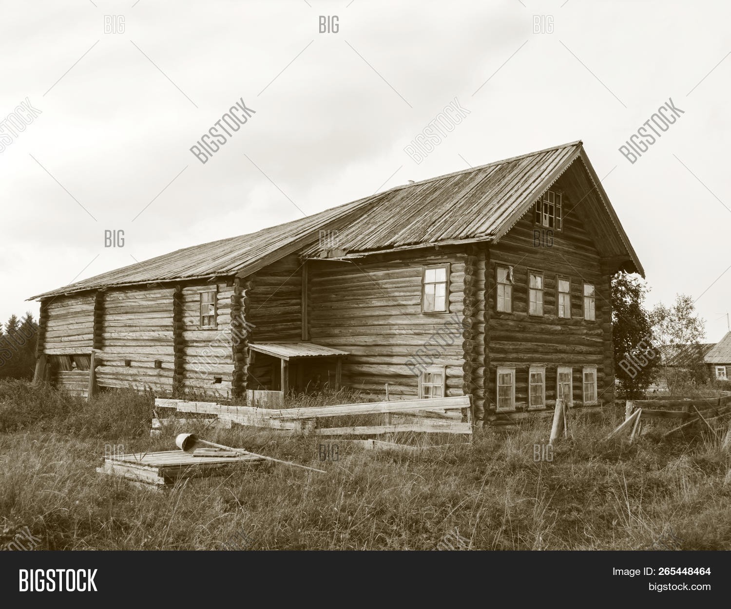 Old Large Wooden House Image & Photo (Free Trial) | Bigstock