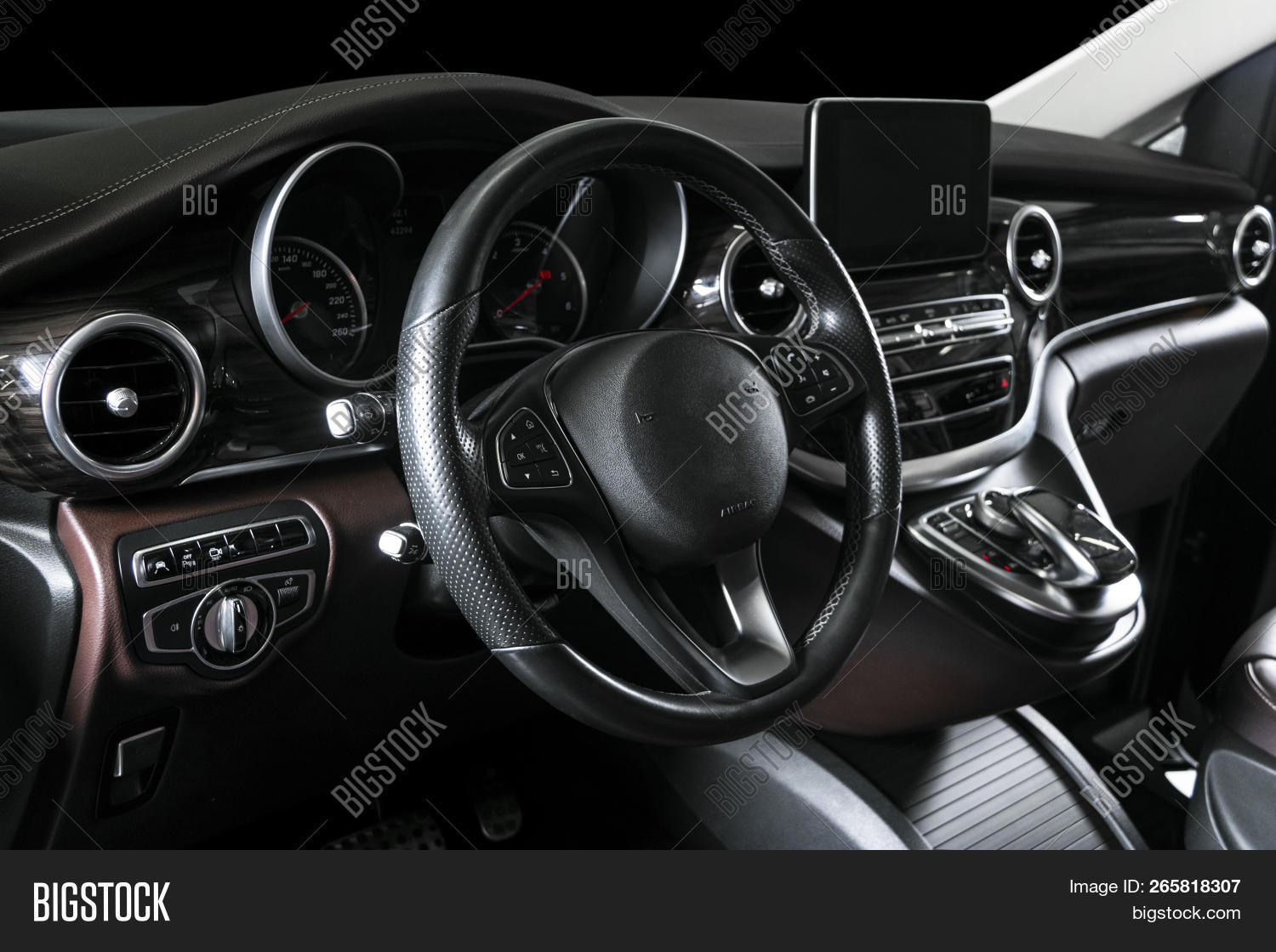 Modern Luxury Car Image & Photo (Free Trial) | Bigstock