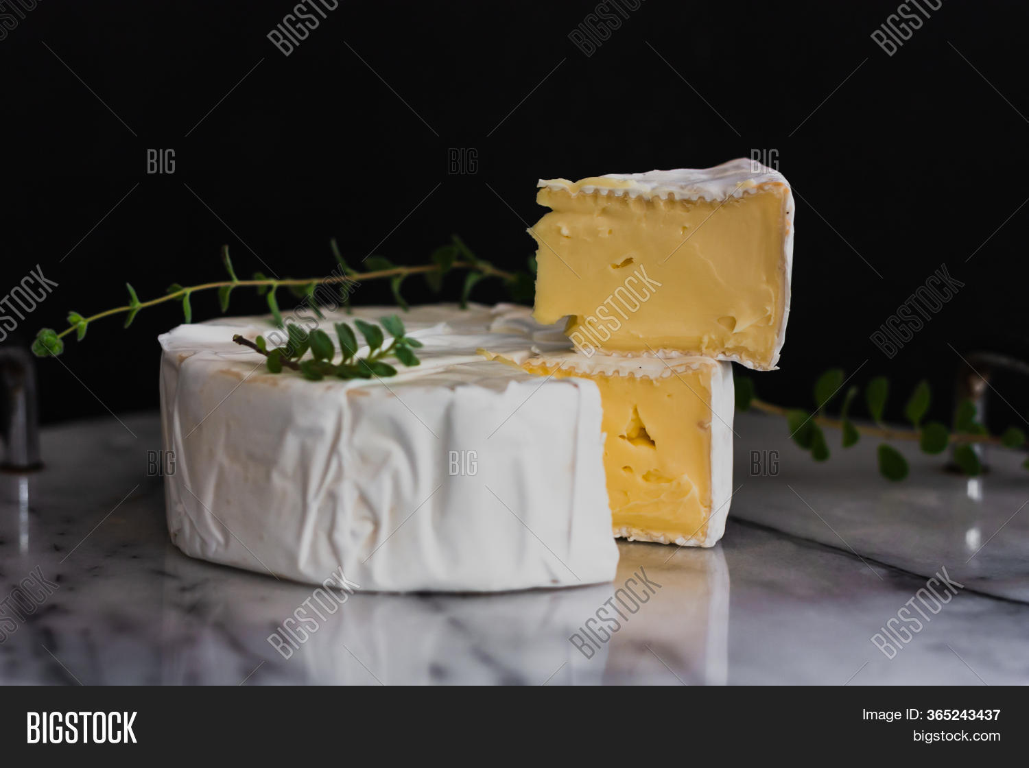 Round Brie Cheese Image & Photo (Free Trial) | Bigstock