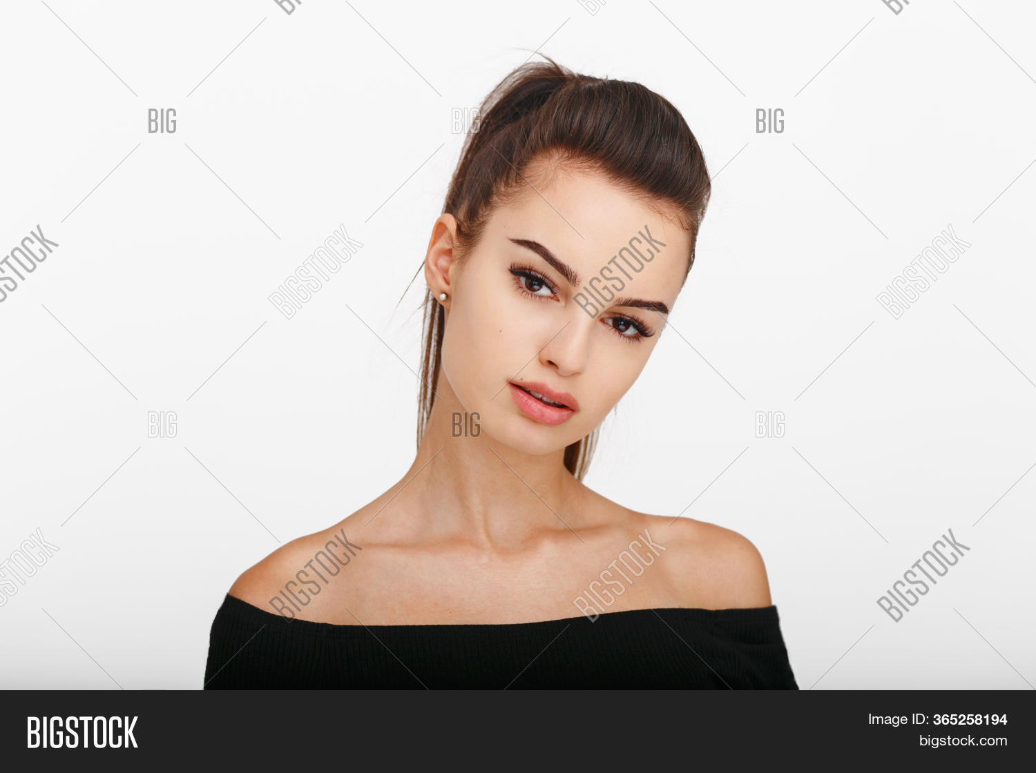 Female Model Standing Image & Photo (Free Trial) | Bigstock